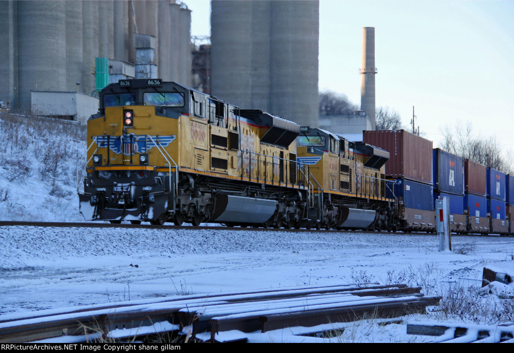 UP 8618 heads up dpu on a wb stack.